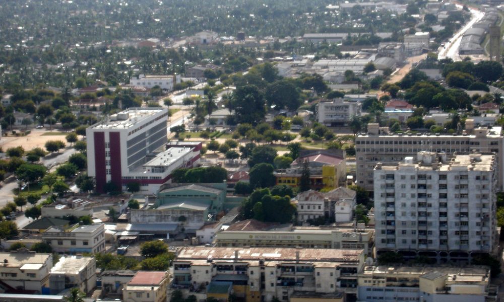 Roubam 2 milhões e baleiam segurança na entrada do Nedbank em Nampula ...