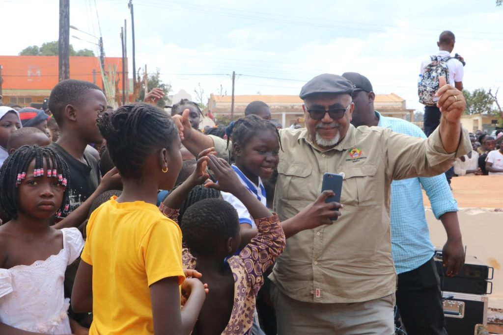 Sociedade civil diz que abertura e proximidade marcam Governo de ...